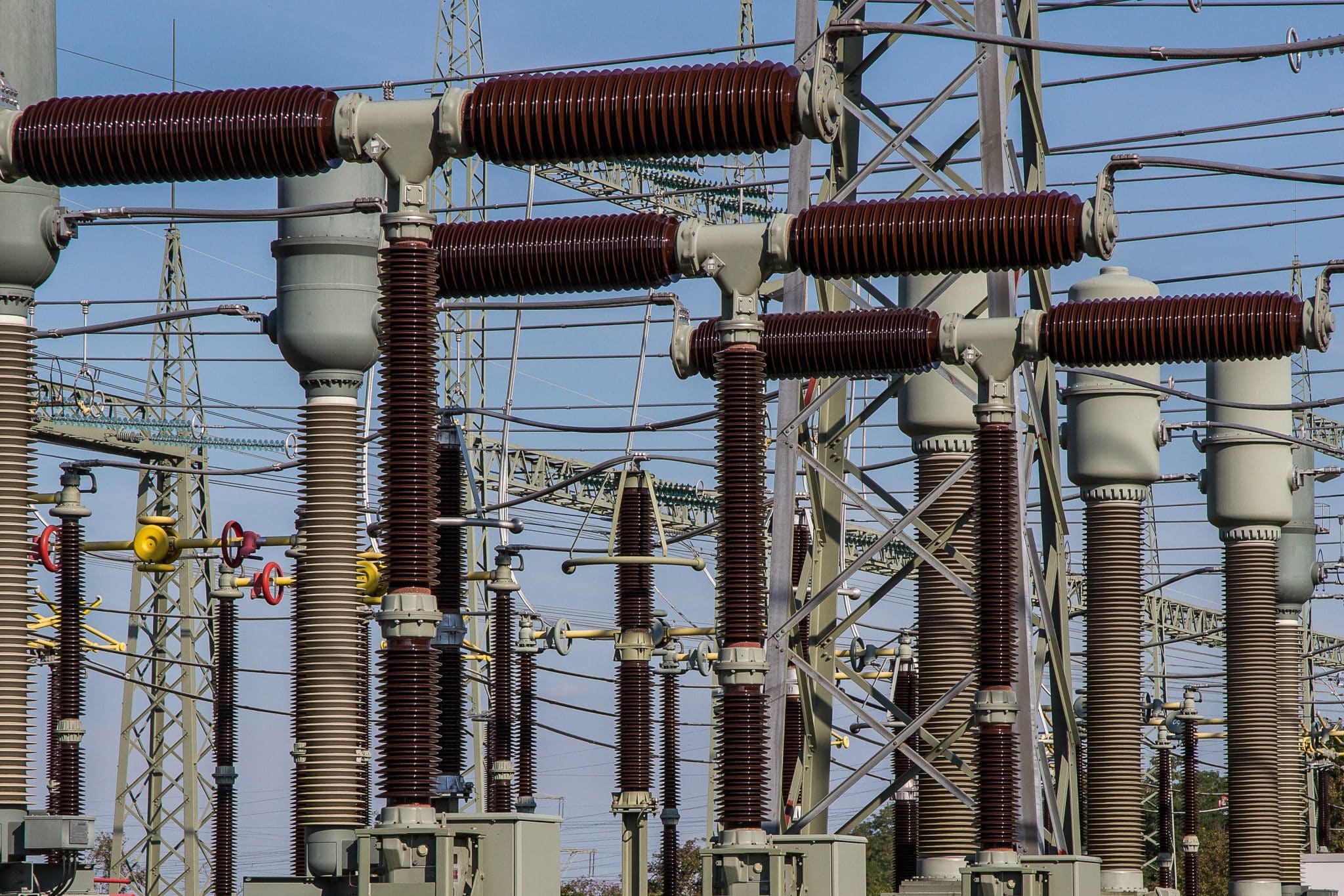 Menguak Pertanyaan: Berapa Watt Listrik 1 Phase? - Intergen Genset